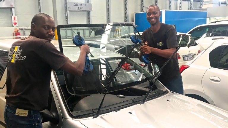 Windscreen World – Specialists in all types of motor glass